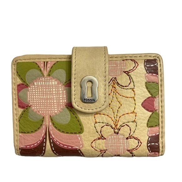 Fossil | Bags | Fossil Cream Floral Wallet | Poshmark